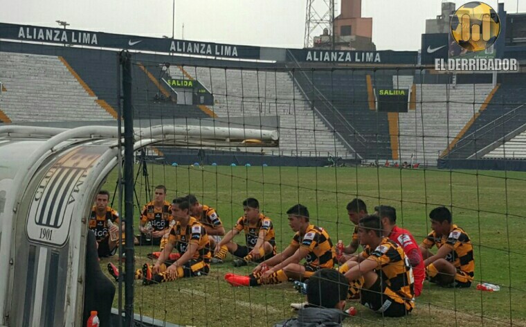 La primera en Perú - EL DERRIBADOR